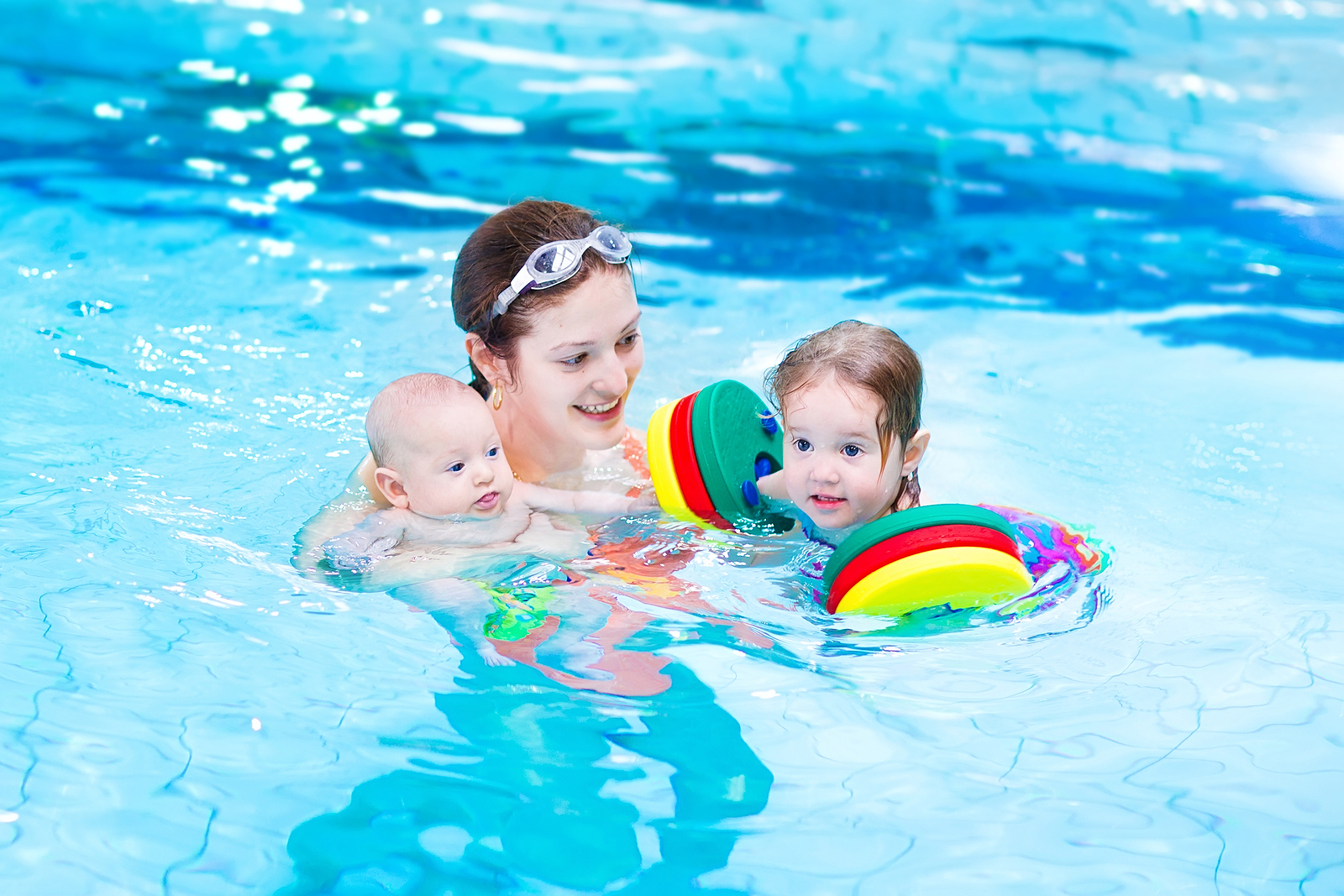 5 Benefits Of Swimming Lessons For Toddlers